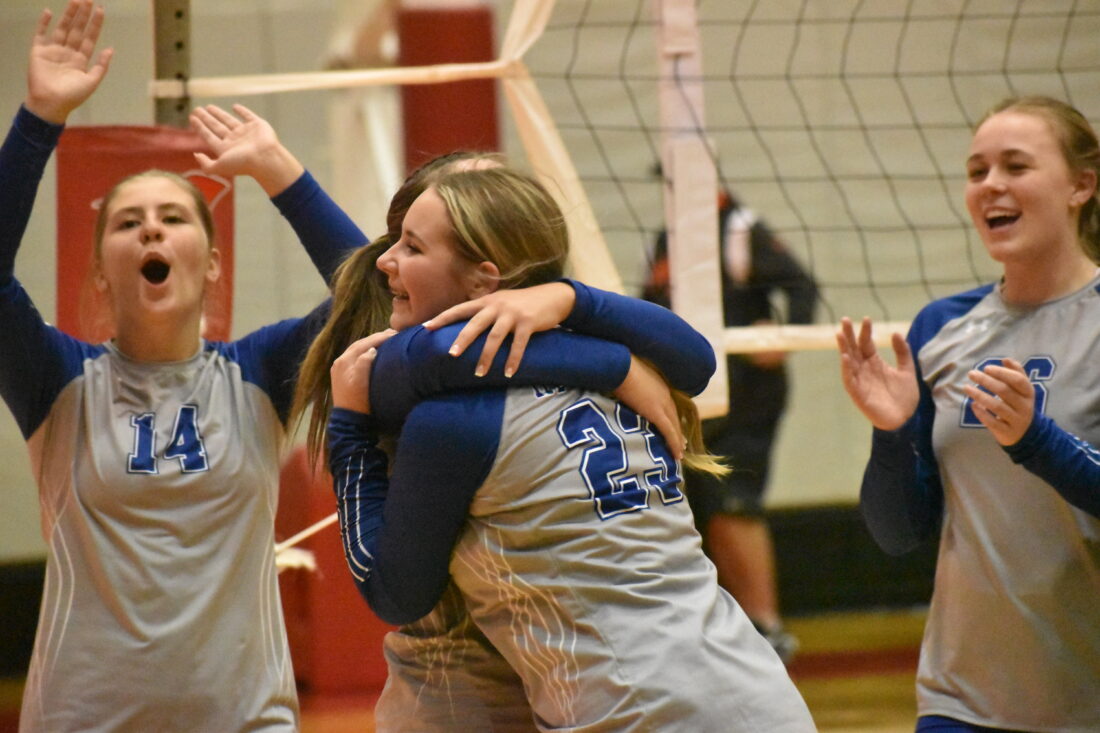 How sweep it is: Eagles top Woodridge in three sets to reach district ...